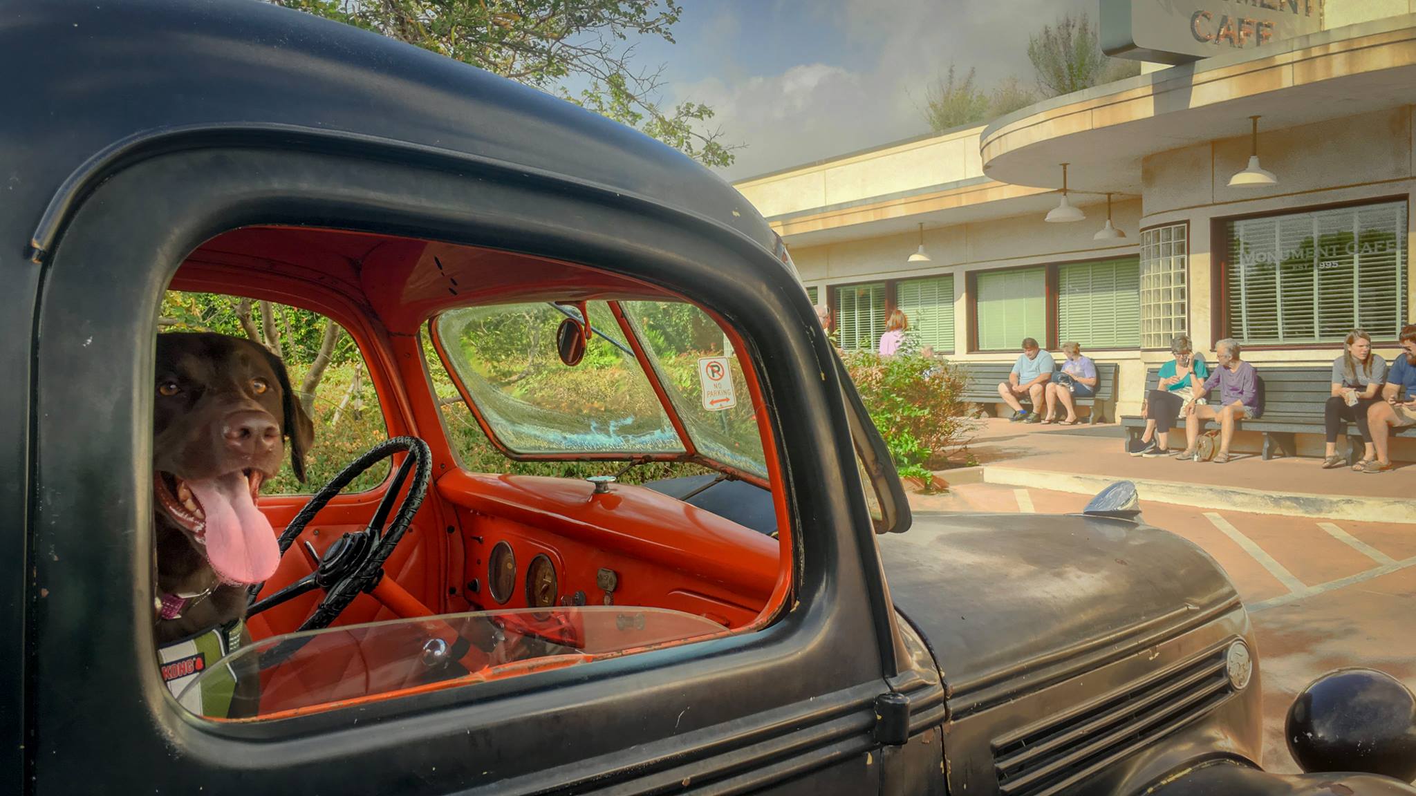 Monument Cafe – Munch With Mike